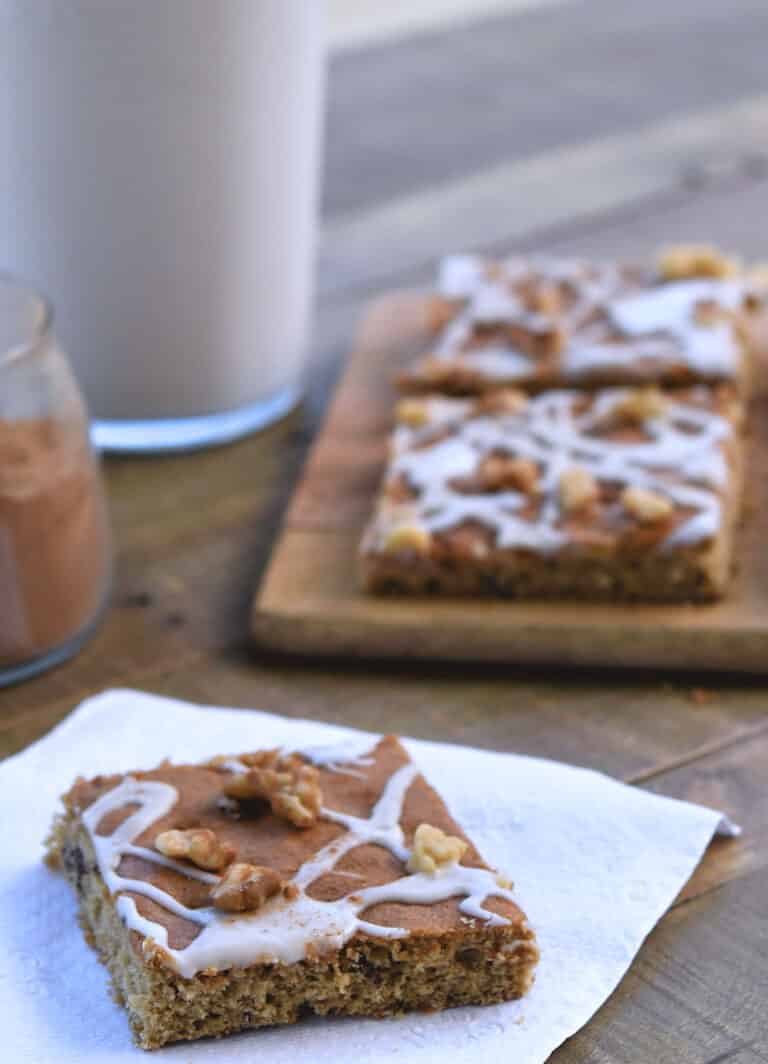 Spice Coffee Bars with Dates and Walnuts | 24Bite® Recipes