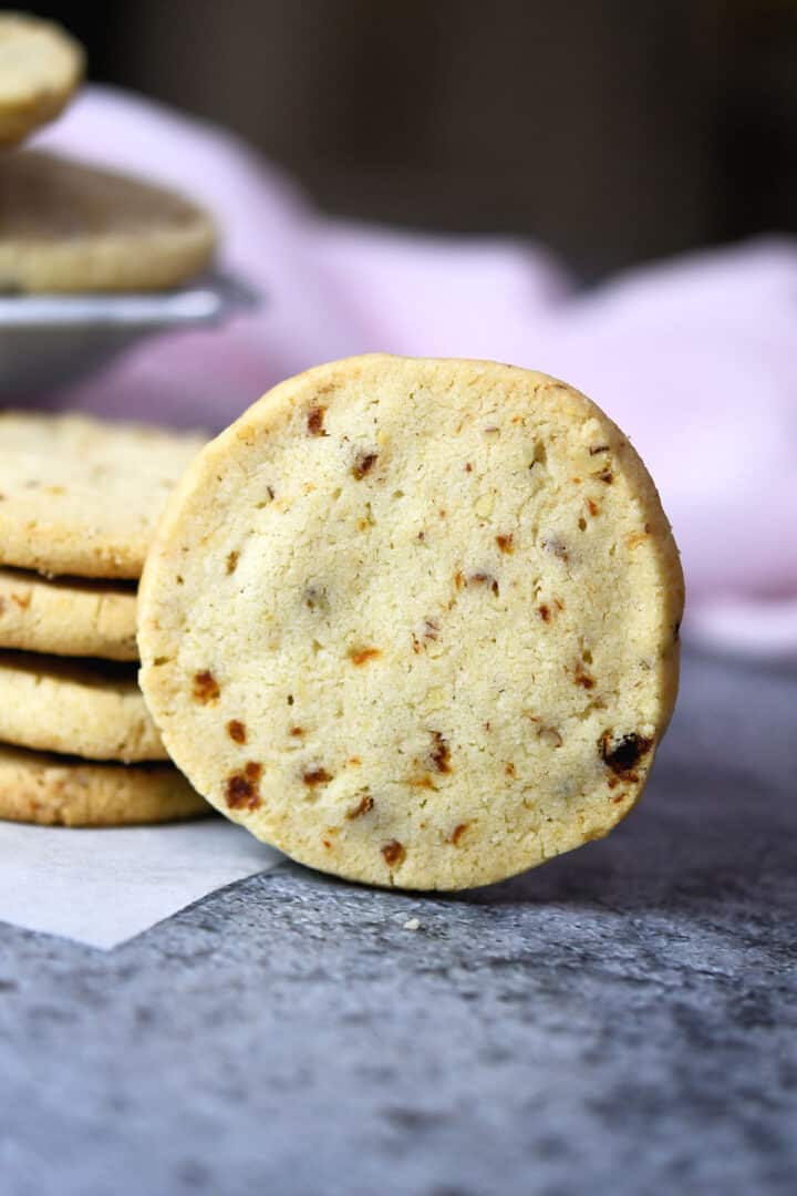 Apricot Shortbread Cookie with Pecans | 24Bite® Recipes